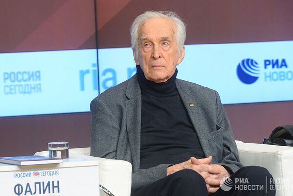 Valentin Falin – WikiMANNia